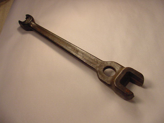 Bell Telephone lineman''s wrench.. -- Antique Price Guide Details Page