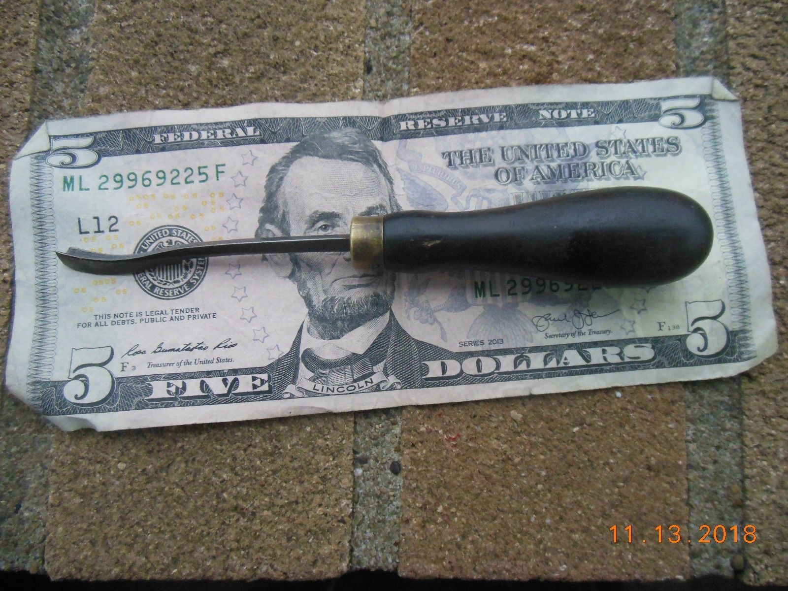 Small V groove bent front carving chisel -- Antique Price Guide Details ...