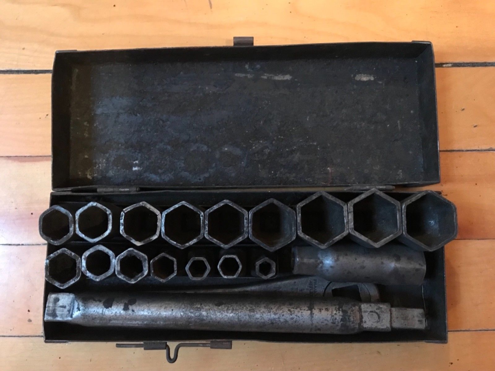 Antique FRANK MOSSBERG No.355 SOCKET WRENCH SET 19 PCS. in Original ...