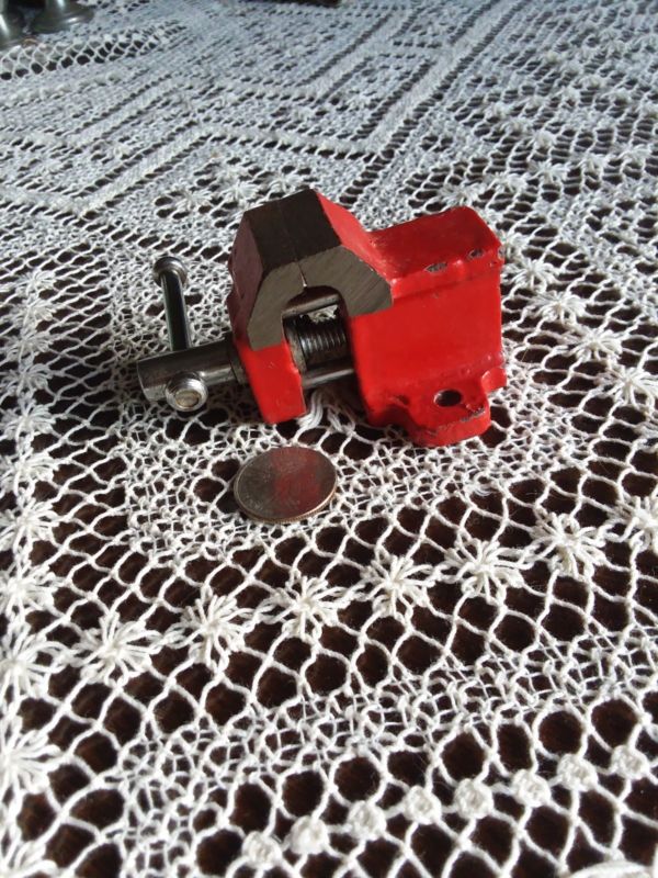 VINTAGE SMaLL RED MINI VISE - CAST METAL -- Antique Price Guide Details ...