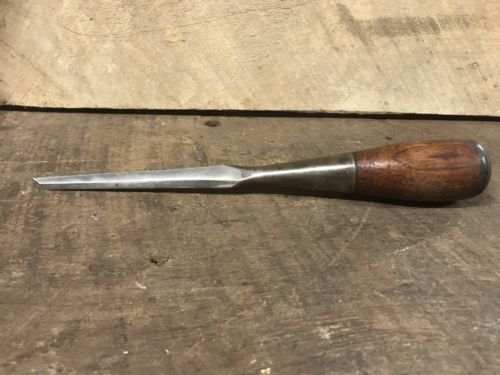 VINTAGE ANTIQUE 8 1/4 INCH STANLEY WOODEN HANDLE CHISEL TOOL -- Antique ...
