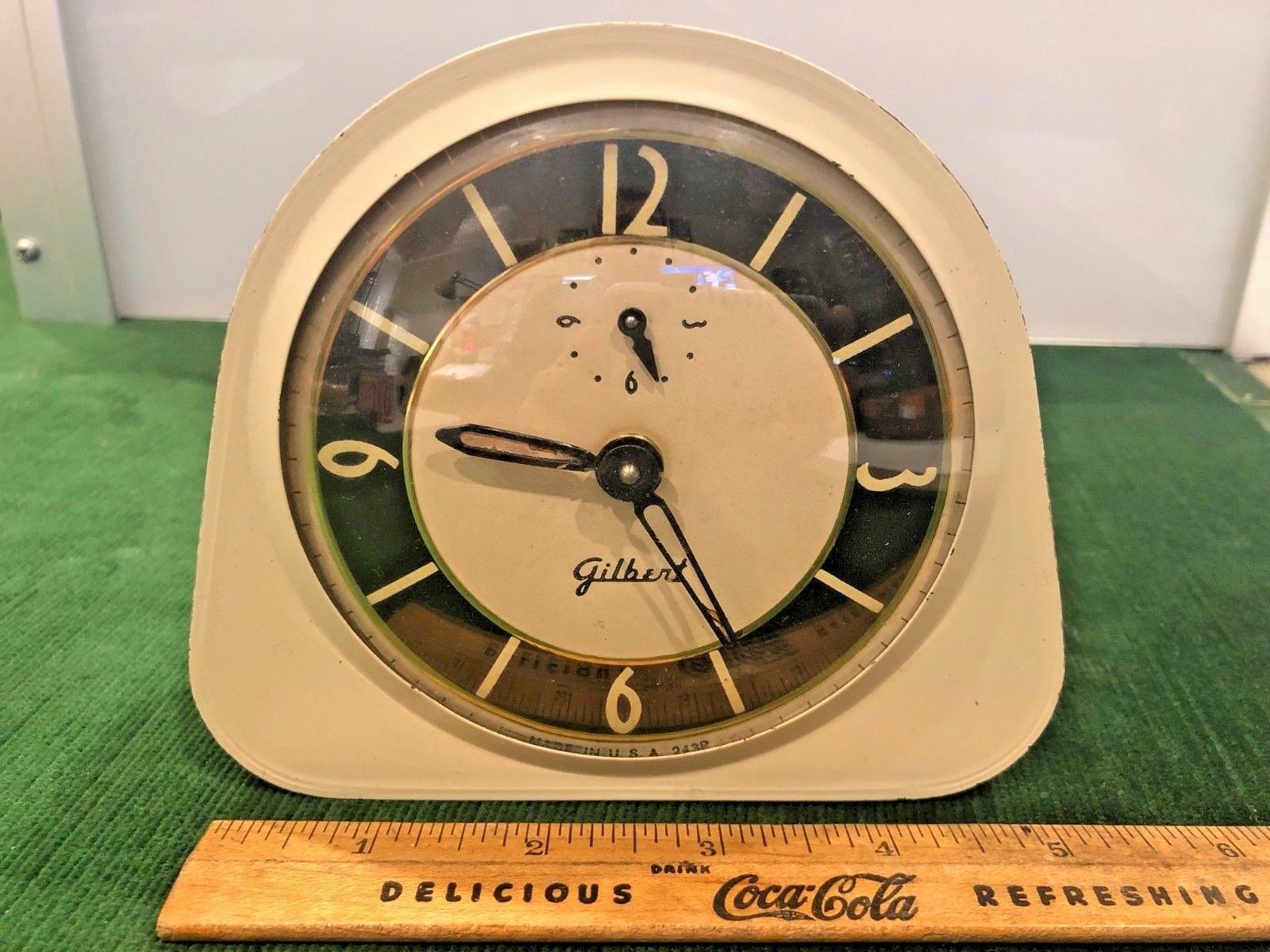 Antique 1940''s Gilbert USA Wind Up Art-Deco Alarm Clock EXC ...