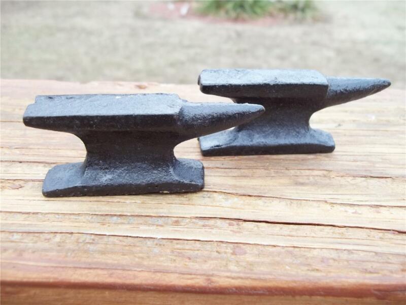 2 CAST IRON MINI MINIATURE BLACK ANVIL ANVILS NO MARKINGS 2 TINY ANVILS ...