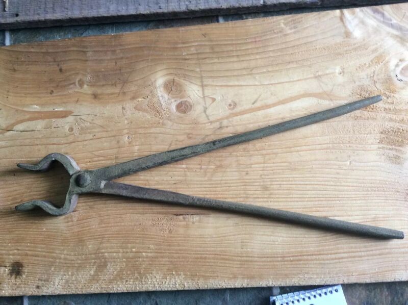 Old antique Primitive Iron Blacksmith Tong 17 3/4" Rusty Farm forge ...