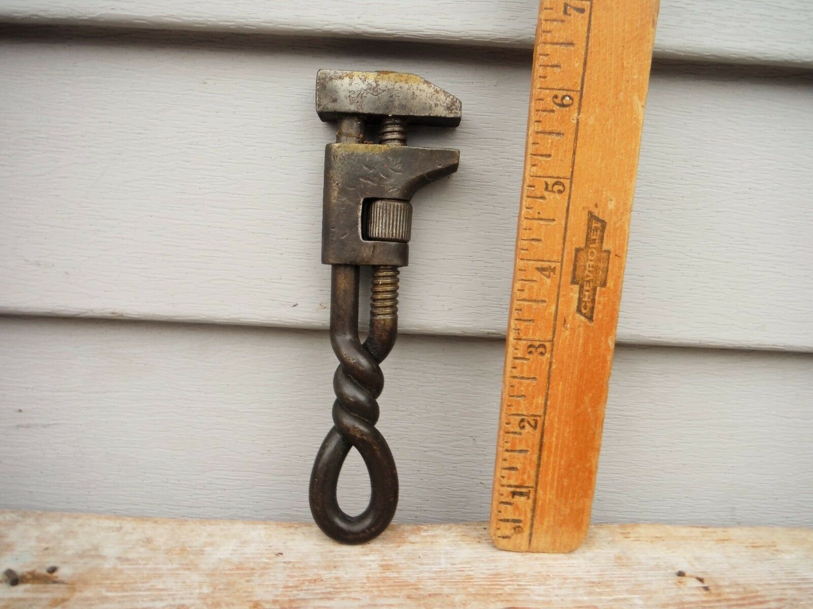 VINTAGE TWISTED HANDLE ADJUSTABLE MONKEY WRENCH 6" LONG ACME Neat old ...
