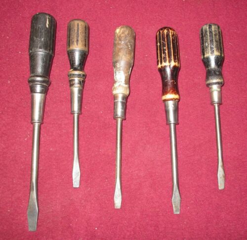 5 VINTAGE WOOD HANDLED SCREWDRIVERS 4 FLUTED 1 FULL LENGTH SHAFT ALL ...
