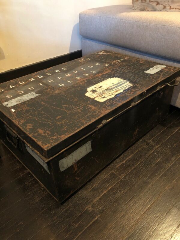 VINTAGE ENGLISH STEAM METAL BOX -- Antique Price Guide Details Page