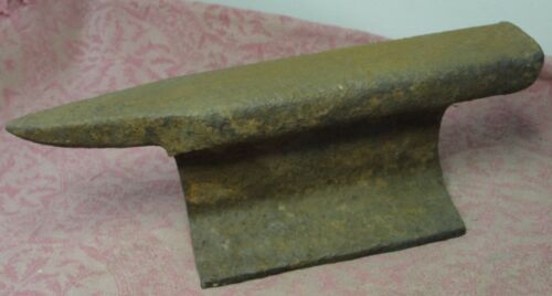 Antique Primitive 11 lb. Anvil Made from Railroad Train Track Rail ...