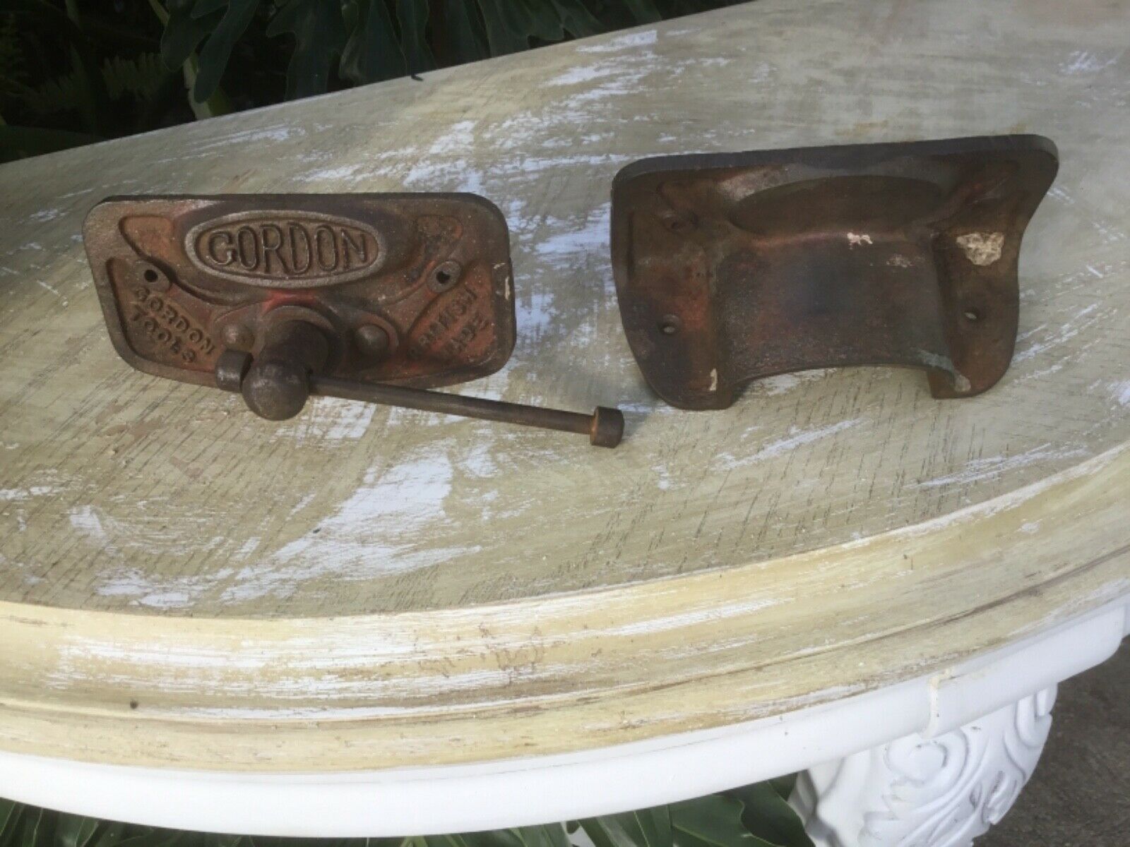 Vintage old Gordon British made bench vice. great condition for age ...