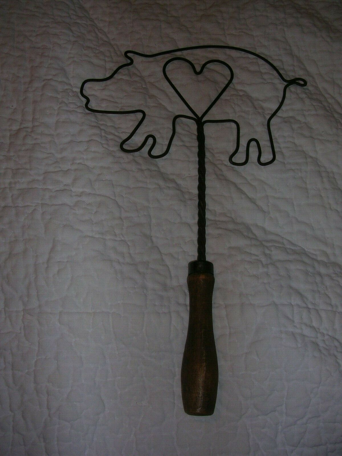 Vintage Metal Pig Heart Rug Beater Wire Wood Carpet Beater Primitive ...