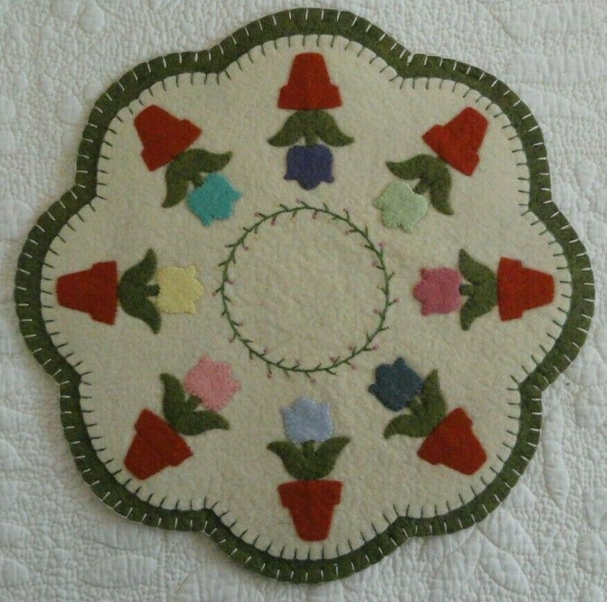 pRiMiTiVe Sample Sale~Spring Tulip Penny Rug~ Wool Felt Applique~Flower ...