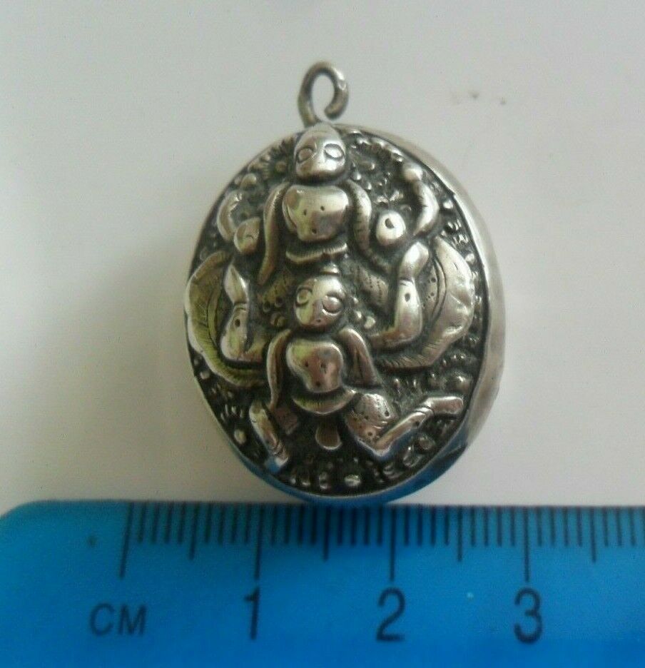Vintage antique jewellery silver Victorian ? Indian silver locket ...