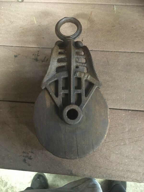 ANTIQUE BARN VINTAGE FARM CAST IRON WOOD ROPE PULLY SNATCH BLOCK ...