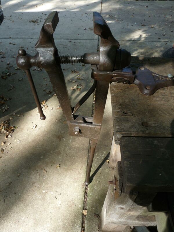 54 lb. COLUMBIAN Blacksmith/Anvil/Forge Post Leg Vise w/Good 4 7/8 ...