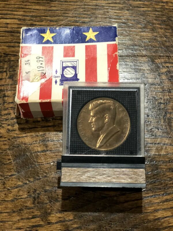 PRESIDENT JOHN F KENNEDY JFK BRONZE INAUGURAL COIN 1961 IN BOX ...