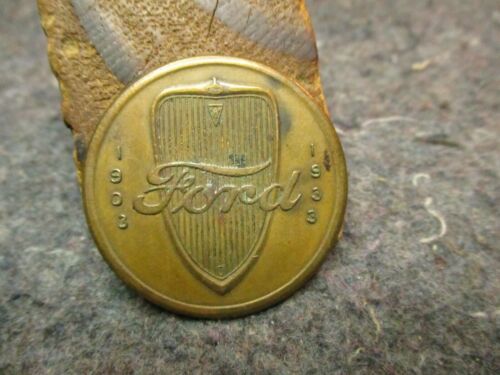VINTAGE FORD MEDALLION/FORD V8 1903-1933 THIRTY YEARS OF PROGRESS/FORD ...
