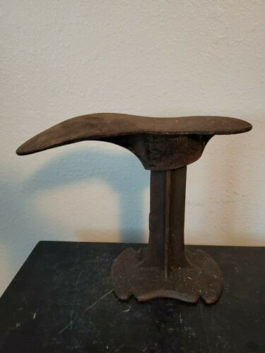 Vintage Cast Iron Shoemaker Cobbler Shoe Repair Stand and Shoe Form ...
