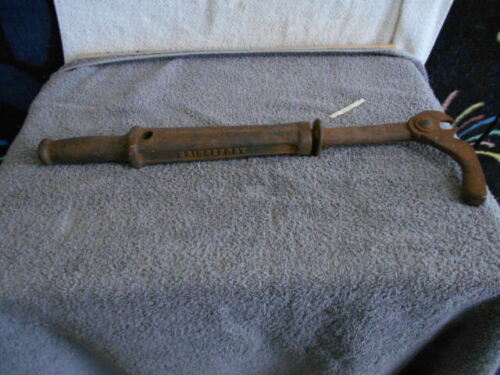 BRIDGEPORT REX No. 64 - ANTIQUE VINTAGE CAST IRON NAIL PULLER ...