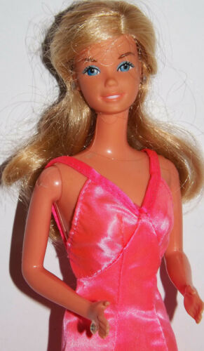 1976 Superstar Barbie Vintage Mattel In Original Dress Jewelry Shoes