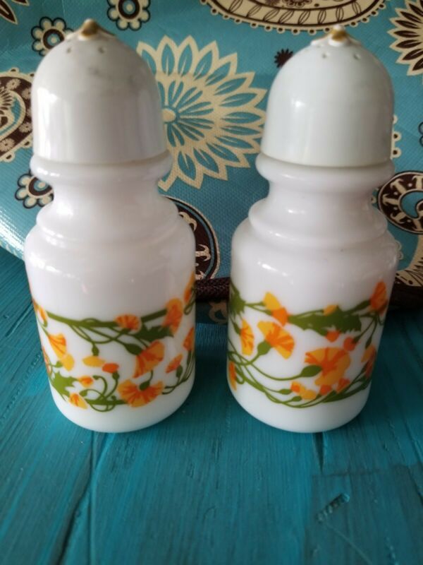 Vintage Avon Milk Glass Salt & Pepper Shakers Hippy Flower Design 70s ...
