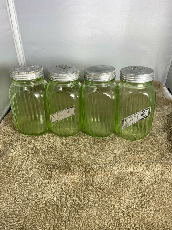 4 Green depression salt and pepper shakers..vaseline glass -- Antique ... 4 Green depression salt and pepper shakers..vaseline glass -- Antique ...