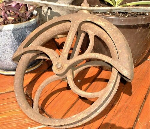 Antique Cast Iron Well Barn Rope Pulley Primitive Hay Loft Farm Wheel ...