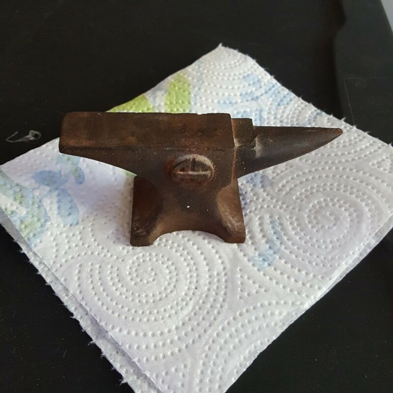 ANTIQUE MINIATURE IRON ANVIL -- Antique Price Guide Details Page