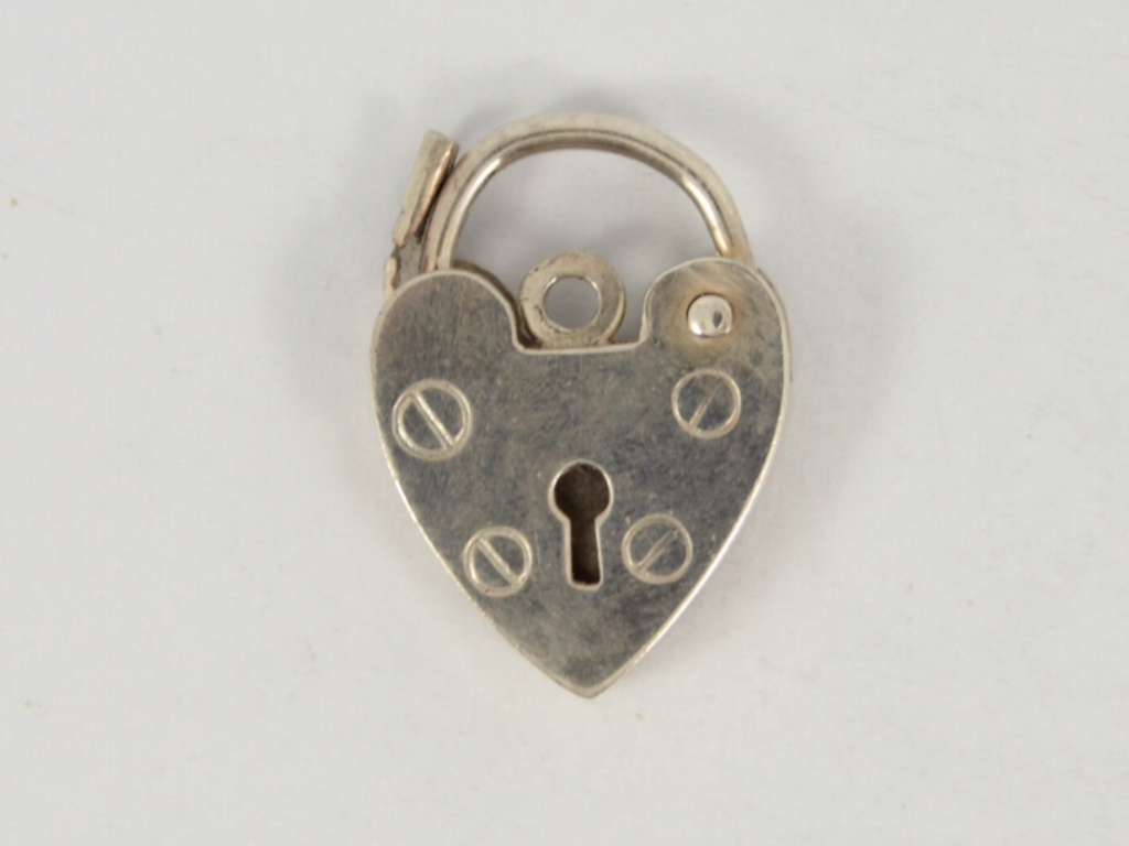 Vintage Heart Padlock Clasp Sterling Silver Ladies Stunning 925 1.5g ...