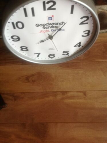 Vintage GM Goodwrench Service GM Clock -- Antique Price Guide Details Page