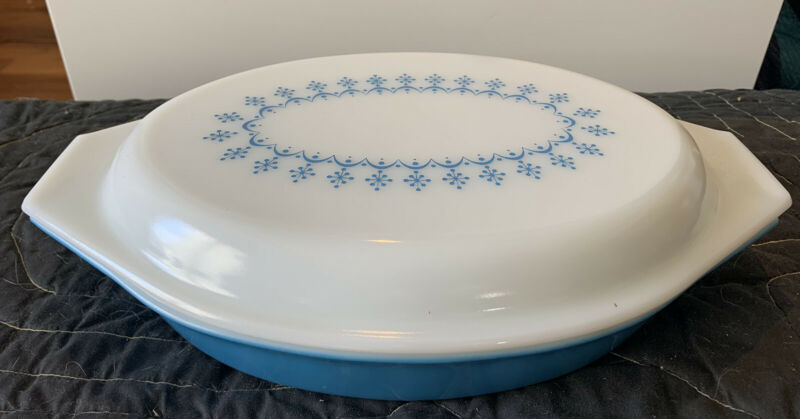 Vintage Pyrex Blue Snowflake Garland Divided Casserole With Lid ...