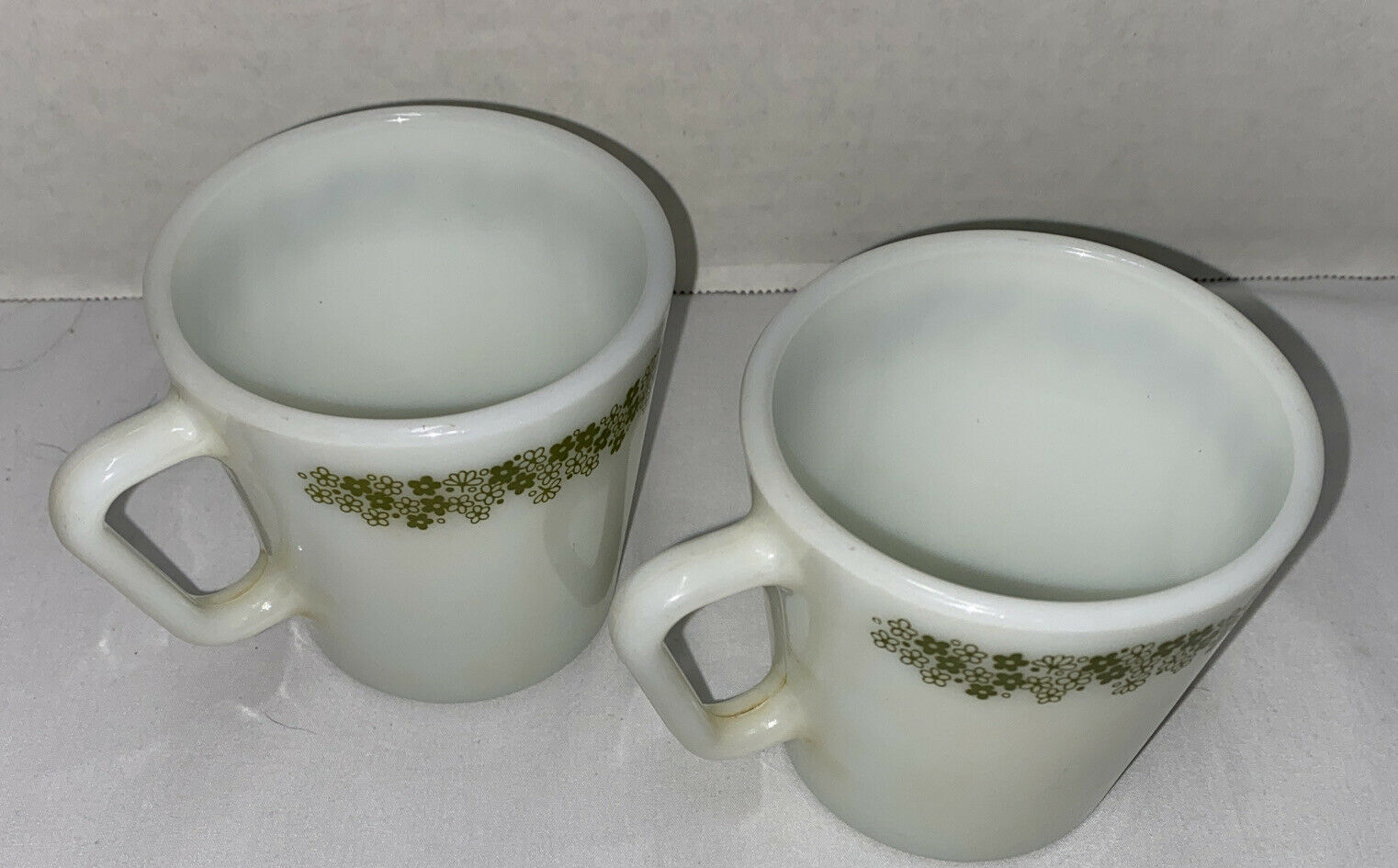Vintage Pyrex Milk Glass Coffee Cups Crazy Daisy Pattern Set of 7 Lot ...