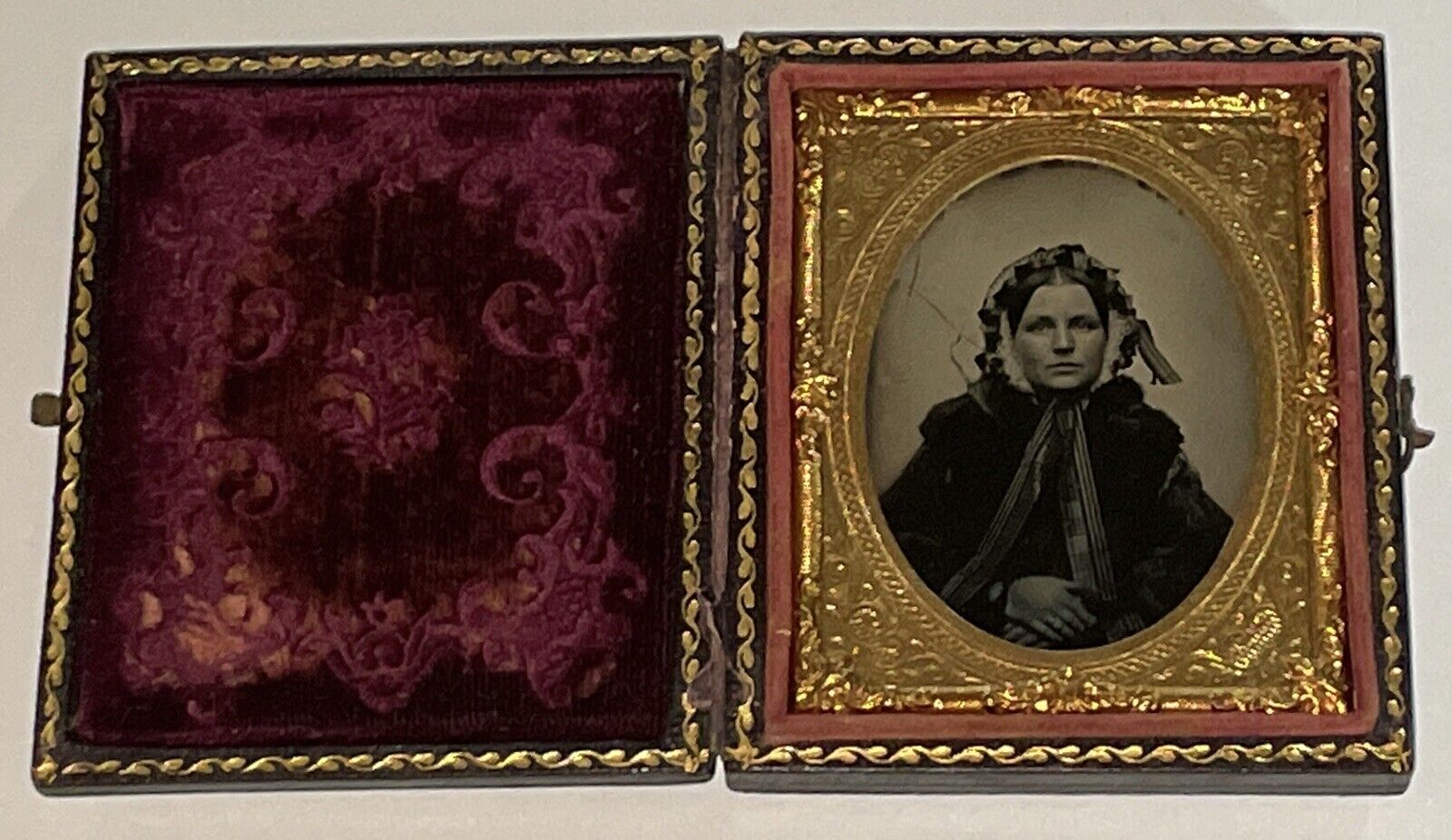 Vintage Ambrotype Woman In Bonnet Strip Straight Tail Ring Mat Glass