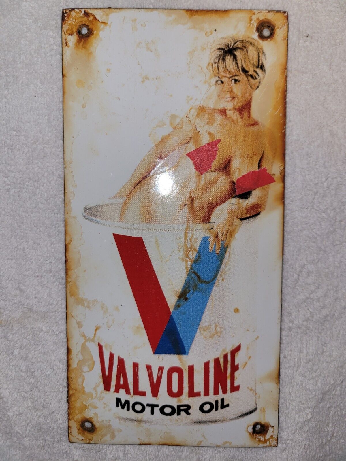 Vintage Valvoline Motor Oil Porcelain Sign Pennzoil Mobil Esso Pin Up ... Vintage Valvoline Motor Oil Porcelain Sign Pennzoil Mobil Esso Pin Up ...