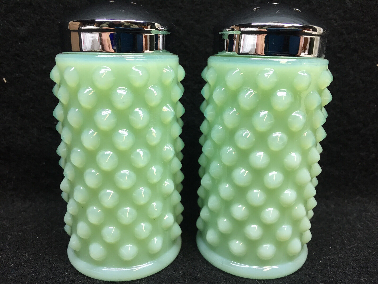 Jadeite Green Milk Glass Hobnail Pattern Salt And Pepper Shakers Set Lot Kitchen Antique