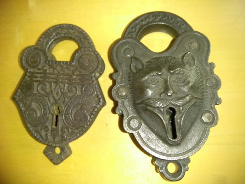 Antique Padlock Resources – AntiquesNavigator — Online Antique Stores